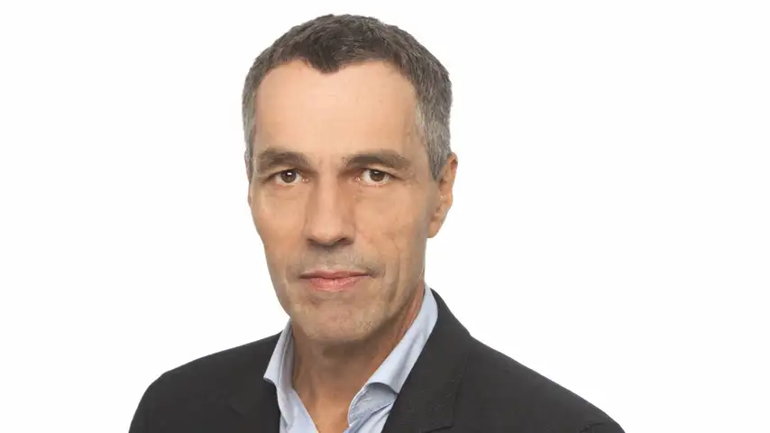 NOS-correspondent David Jan Godfroid legt noodgedwongen zijn werk neer ...