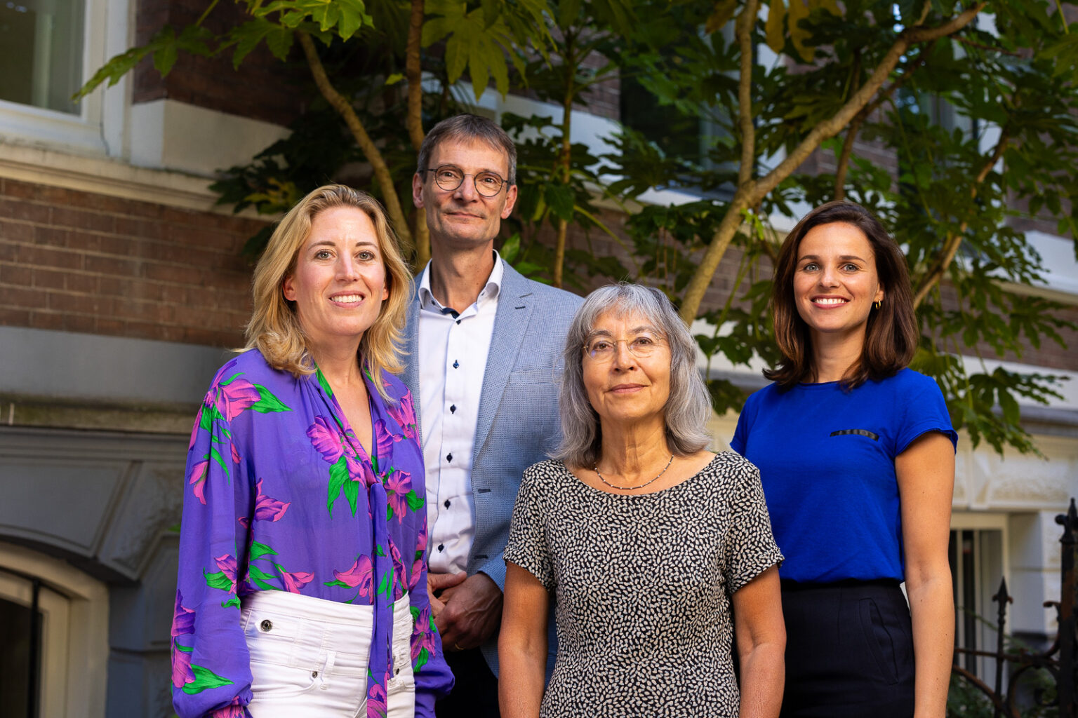 Nieuw bestuur voor Mores.online - Spreekbuis.nl