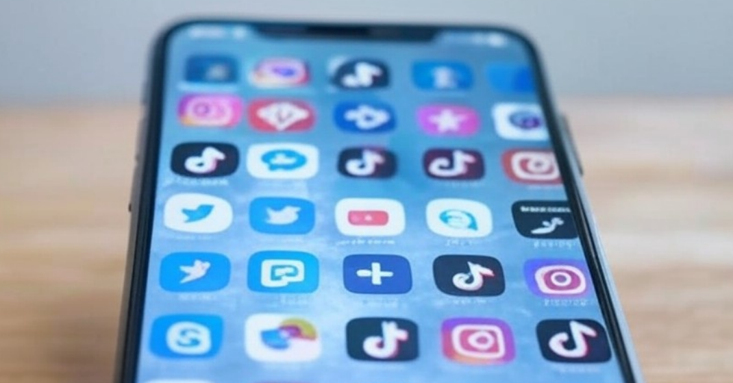 Ook Verenigde Arabische Emiraten verbieden social media voor kinderen ...